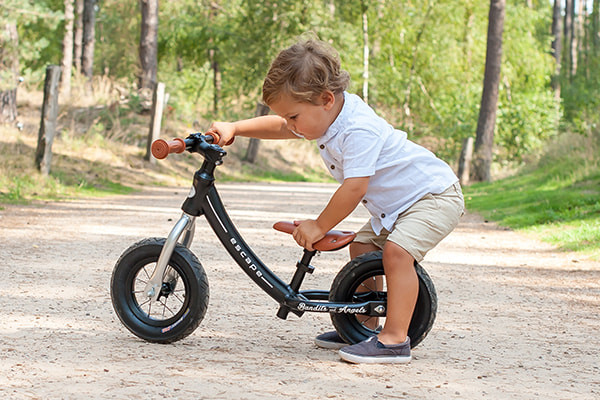 Bandits & Angels Escape Black | Laufradxl.de